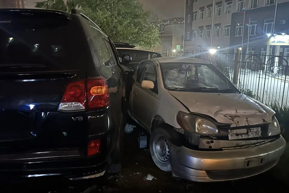 Во Владивостоке два брата устроили ДТП с участием пяти автомобилей ...